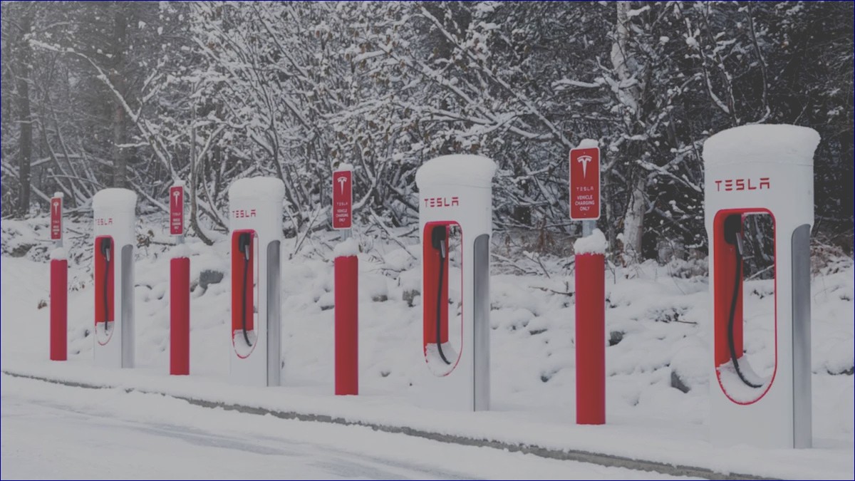 India Considers Luxury Gasoline Car Ban to Accelerate Shift to Electric ...